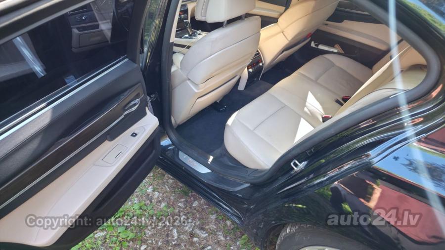 Black BMW 7 Series 2011 in Tallinn, with an engine capacity of 3.00 L and mileage of 240 thousand km for 9000 €, photo 11 on AUTOMOTO.COM.LV