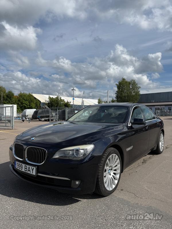Melns BMW 7 Series 2011 Tallina, ar dzinēja tilpumu 3.00 L un nobraukumu 295 tūkst. km par 11899 €, foto 1 vietnē AUTOMOTO.COM.LV