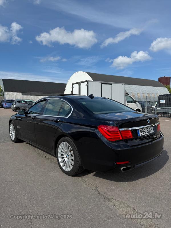 Melns BMW 7 Series 2011 Tallina, ar dzinēja tilpumu 3.00 L un nobraukumu 295 tūkst. km par 11899 €, foto 5 vietnē AUTOMOTO.COM.LV