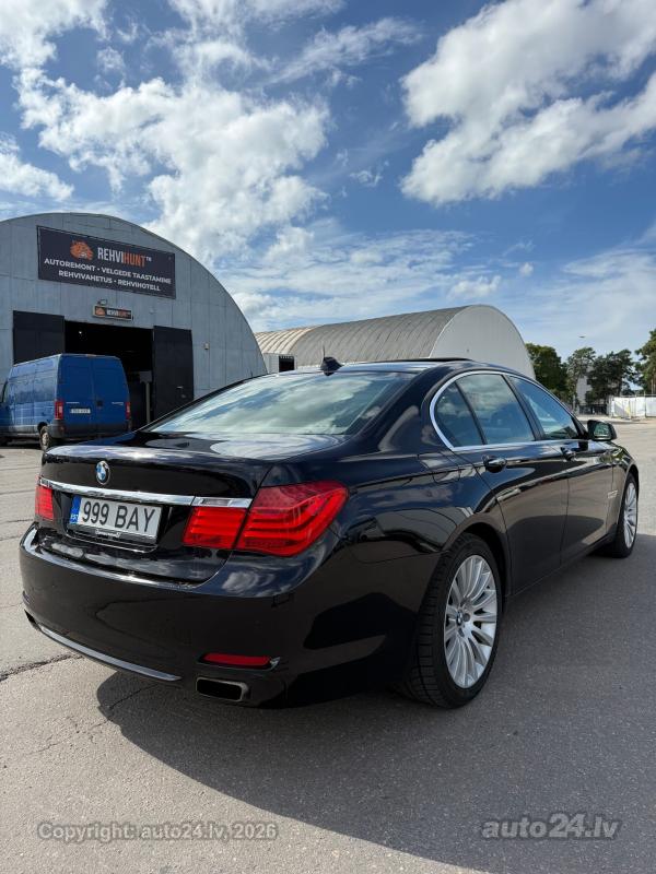 Melns BMW 7 Series 2011 Tallina, ar dzinēja tilpumu 3.00 L un nobraukumu 295 tūkst. km par 11899 €, foto 7 vietnē AUTOMOTO.COM.LV