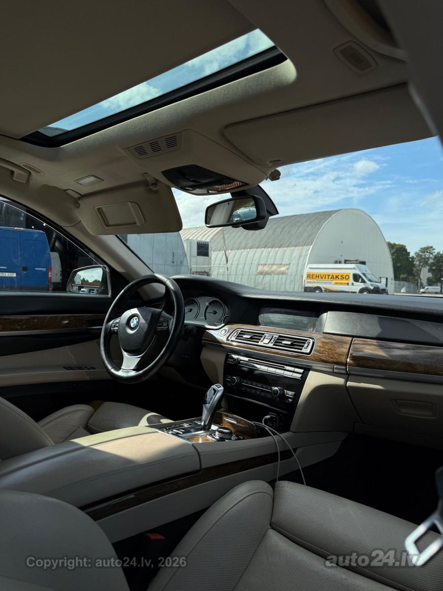 Melns BMW 7 Series 2011 Tallina, ar dzinēja tilpumu 3.00 L un nobraukumu 295 tūkst. km par 11899 €, foto 14 vietnē AUTOMOTO.COM.LV