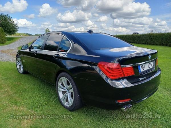Melns BMW 7 Series 2011 Rakvere, ar dzinēja tilpumu 3.00 L un nobraukumu 304 tūkst. km par 13500 €, foto 2 vietnē AUTOMOTO.COM.LV