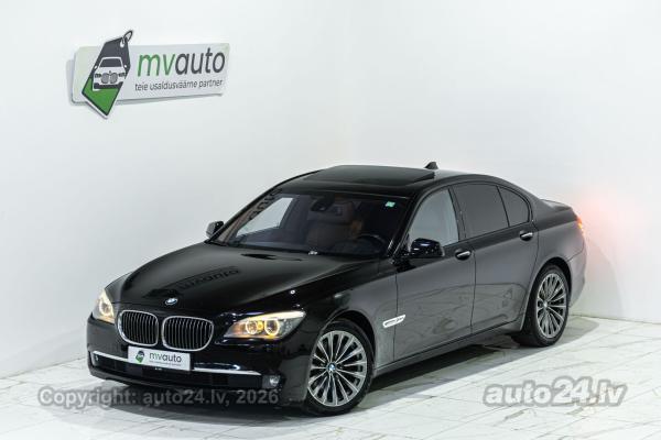 Melns BMW 7 Series 2011 Tallina, ar dzinēja tilpumu 3.00 L un nobraukumu 220 tūkst. km par 12990 €, foto 1 vietnē AUTOMOTO.COM.LV