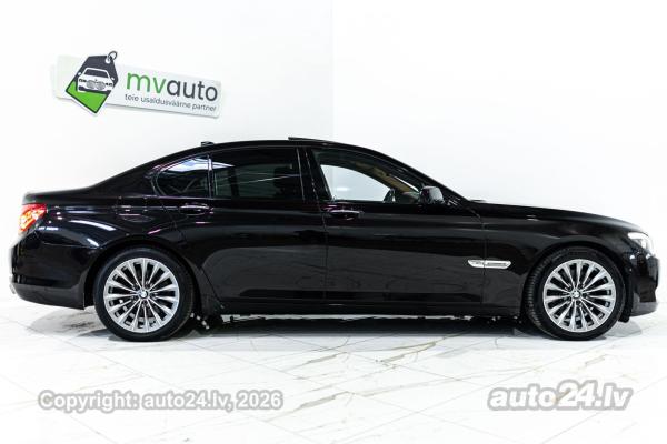 Melns BMW 7 Series 2011 Tallina, ar dzinēja tilpumu 3.00 L un nobraukumu 220 tūkst. km par 12990 €, foto 10 vietnē AUTOMOTO.COM.LV