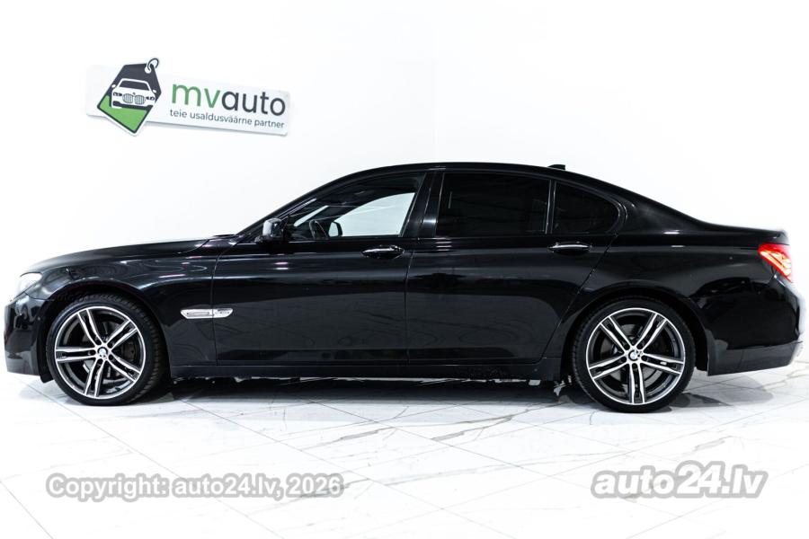 Melns BMW 7 Series 2011 Tallina, ar dzinēja tilpumu 3.00 L un nobraukumu 266 tūkst. km par 11990 €, foto 10 vietnē AUTOMOTO.COM.LV