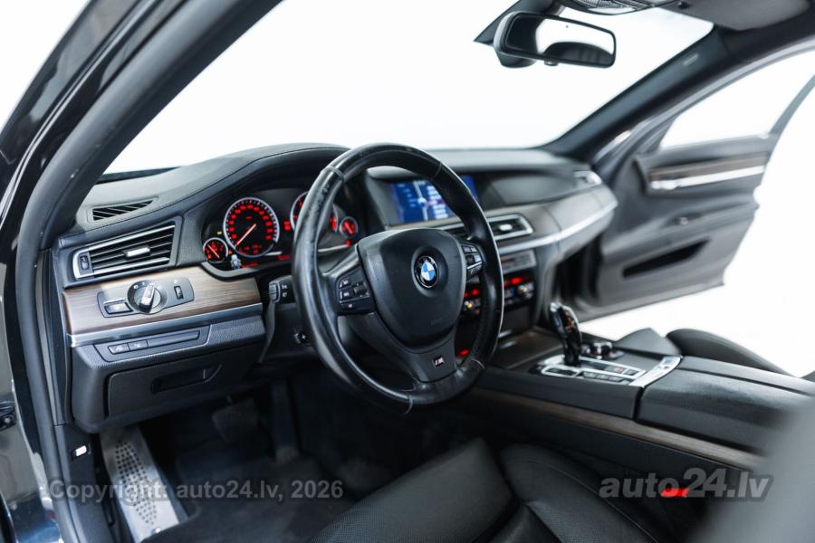 Melns BMW 7 Series 2011 Tallina, ar dzinēja tilpumu 3.00 L un nobraukumu 266 tūkst. km par 11990 €, foto 13 vietnē AUTOMOTO.COM.LV