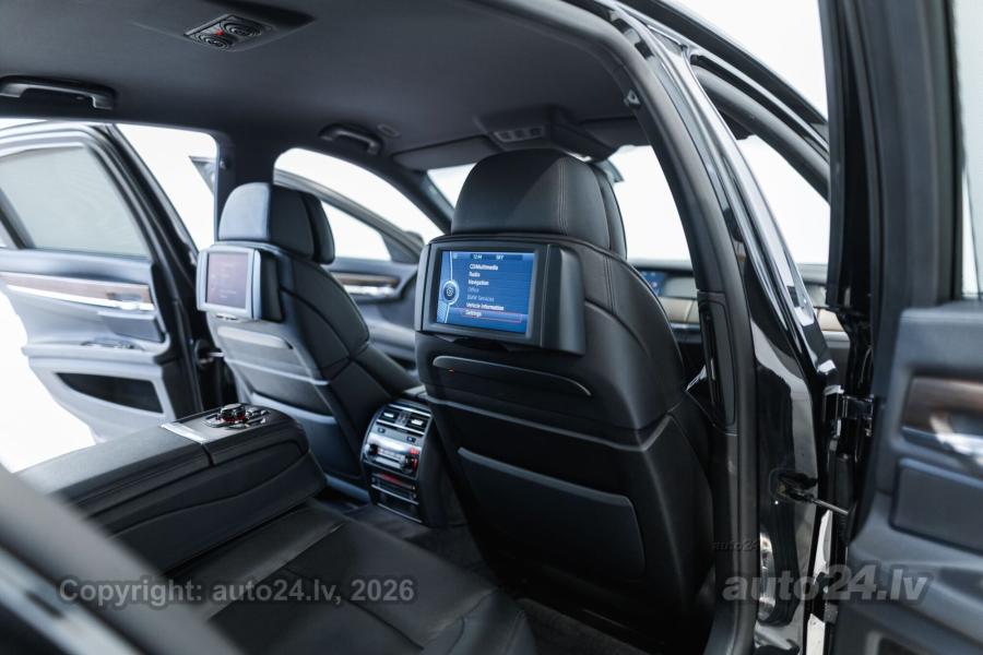 Melns BMW 7 Series 2011 Tallina, ar dzinēja tilpumu 3.00 L un nobraukumu 266 tūkst. km par 11990 €, foto 19 vietnē AUTOMOTO.COM.LV