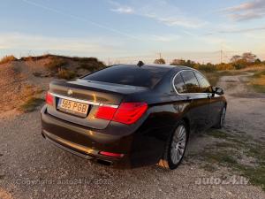 Black BMW 7 Series 2011 in Tallinn, with an engine capacity of 3.00 L and mileage of 293 thousand km for 11850 €, photo 5 on AUTOMOTO.COM.LV