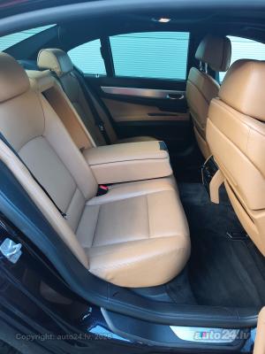 Melns BMW 7 Series 2011 Tallina, ar dzinēja tilpumu 3.00 L un nobraukumu 338 tūkst. km par 10490 €, foto 10 vietnē AUTOMOTO.COM.LV