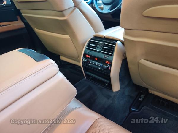 BMW 7 Series 2011 Tallina vietnē Melns BMW 7 Series 2011 Tallina, ar dzinēja tilpumu 3.00 L un nobraukumu 338 tūkst. km par 10490 €, foto 11 vietnē AUTOMOTO.COM.LV