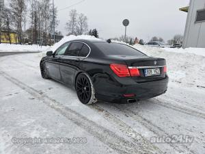 Melns BMW 7 Series 2012 Rapla, ar dzinēja tilpumu 3.00 L un nobraukumu 390 tūkst. km par 13000 €, foto 4 vietnē AUTOMOTO.COM.LV