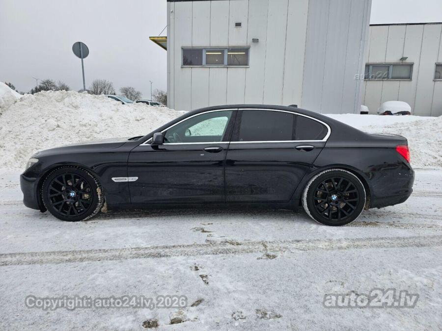 Melns BMW 7 Series 2012 Rapla, ar dzinēja tilpumu 3.00 L un nobraukumu 390 tūkst. km par 13000 €, foto 6 vietnē AUTOMOTO.COM.LV