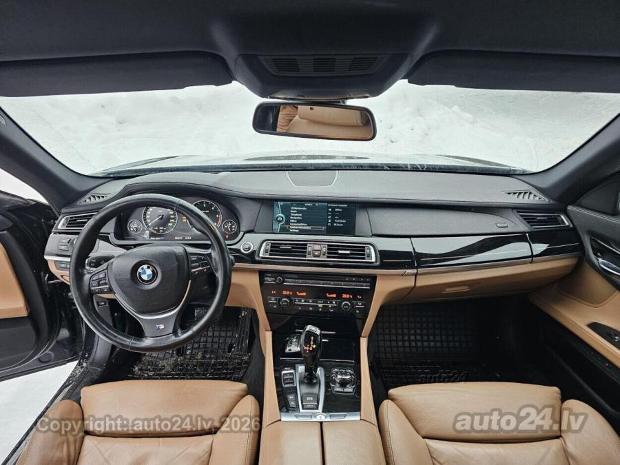 Melns BMW 7 Series 2012 Rapla, ar dzinēja tilpumu 3.00 L un nobraukumu 390 tūkst. km par 13000 €, foto 9 vietnē AUTOMOTO.COM.LV
