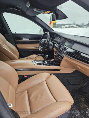 Melns BMW 7 Series 2012 Rapla, ar dzinēja tilpumu 3.00 L un nobraukumu 390 tūkst. km par 13000 €, foto 14 vietnē AUTOMOTO.COM.LV