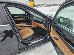 Melns BMW 7 Series 2012 Rapla, ar dzinēja tilpumu 3.00 L un nobraukumu 390 tūkst. km par 13000 €, foto 15 vietnē AUTOMOTO.COM.LV