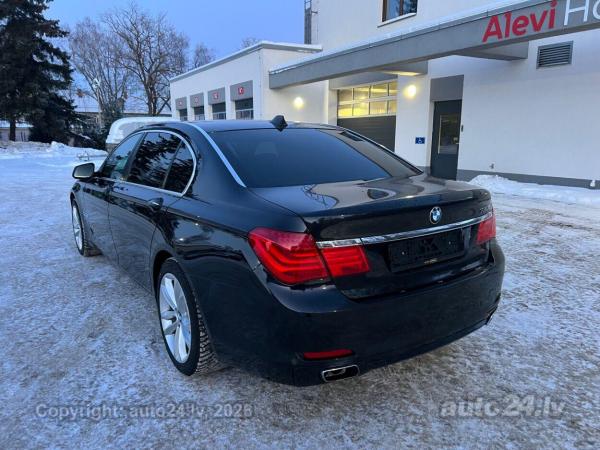 Melns BMW 7 Series 2012 Tartu, ar dzinēja tilpumu 3.00 L un nobraukumu 236 tūkst. km par 11999 €, foto 2 vietnē AUTOMOTO.COM.LV