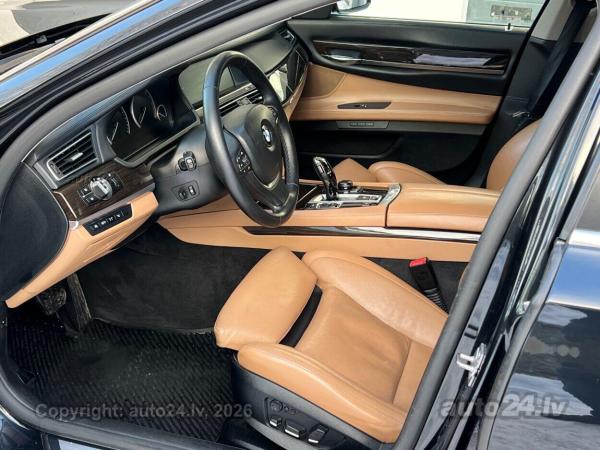 Melns BMW 7 Series 2012 Tartu, ar dzinēja tilpumu 3.00 L un nobraukumu 236 tūkst. km par 11999 €, foto 3 vietnē AUTOMOTO.COM.LV