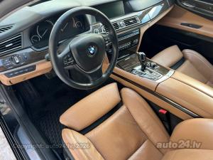 Black BMW 7 Series 2012 in Tartu, with an engine capacity of 3.00 L and mileage of 236 thousand km for 11999 €, photo 4 on AUTOMOTO.COM.LV