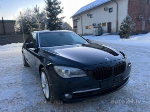 Black BMW 7 Series 2012 in Tartu, with an engine capacity of 3.00 L and mileage of 236 thousand km for 11999 €, photo 6 on AUTOMOTO.COM.LV