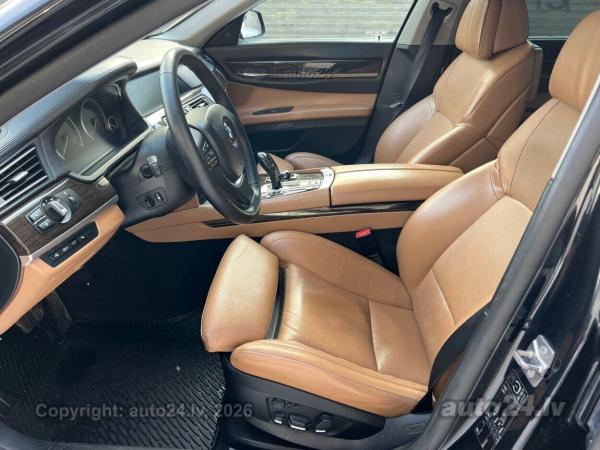 Melns BMW 7 Series 2012 Tartu, ar dzinēja tilpumu 3.00 L un nobraukumu 236 tūkst. km par 11999 €, foto 9 vietnē AUTOMOTO.COM.LV