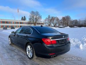 Black BMW 7 Series 2012 in Tartu, with an engine capacity of 3.00 L and mileage of 236 thousand km for 11999 €, photo 23 on AUTOMOTO.COM.LV