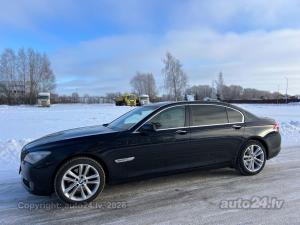Black BMW 7 Series 2012 in Tartu, with an engine capacity of 3.00 L and mileage of 236 thousand km for 11999 €, photo 25 on AUTOMOTO.COM.LV