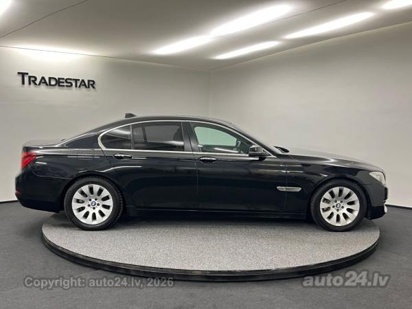 Melns BMW 7 Series 2012 Pērnava, ar dzinēja tilpumu 3.00 L un nobraukumu 274 tūkst. km par 12490 €, foto 4 vietnē AUTOMOTO.COM.LV