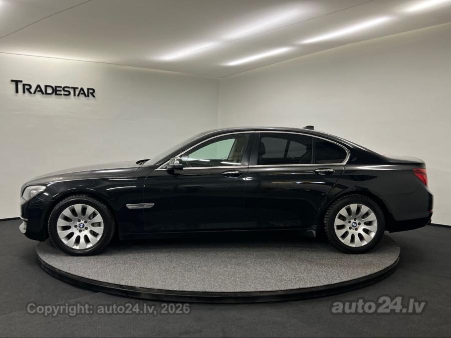 Melns BMW 7 Series 2012 Pērnava, ar dzinēja tilpumu 3.00 L un nobraukumu 274 tūkst. km par 12490 €, foto 8 vietnē AUTOMOTO.COM.LV
