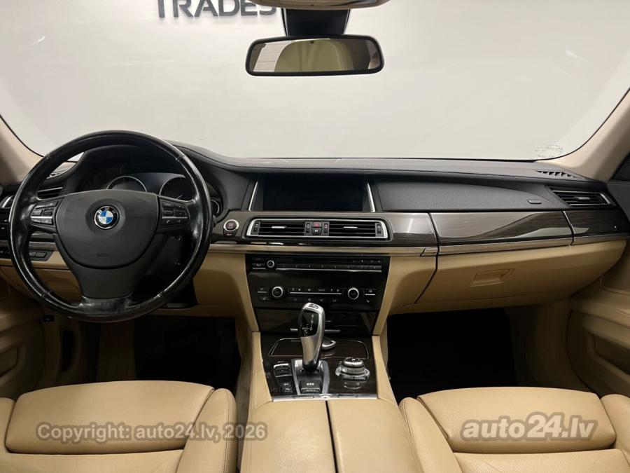 Melns BMW 7 Series 2012 Pērnava, ar dzinēja tilpumu 3.00 L un nobraukumu 274 tūkst. km par 12490 €, foto 11 vietnē AUTOMOTO.COM.LV