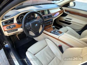 Melns BMW 7 Series 2012 Tallina, ar dzinēja tilpumu 3.00 L un nobraukumu 181 tūkst. km par 19900 €, foto 8 vietnē AUTOMOTO.COM.LV