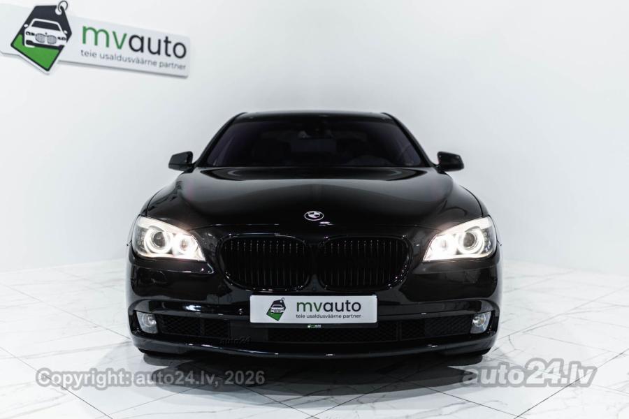 Black BMW 7 Series 2012 in Tallinn, with an engine capacity of 3.00 L and mileage of 239 thousand km for 11990 €, photo 5 on AUTOMOTO.COM.LV