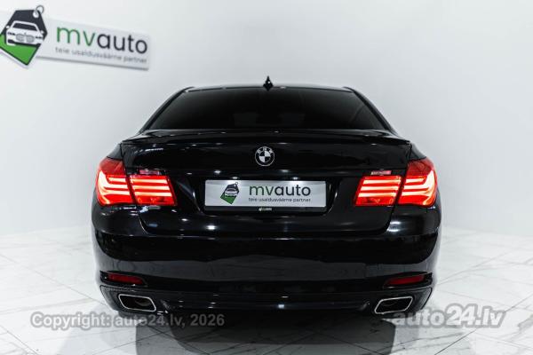Melns BMW 7 Series 2012 Tallina, ar dzinēja tilpumu 3.00 L un nobraukumu 239 tūkst. km par 11990 €, foto 7 vietnē AUTOMOTO.COM.LV