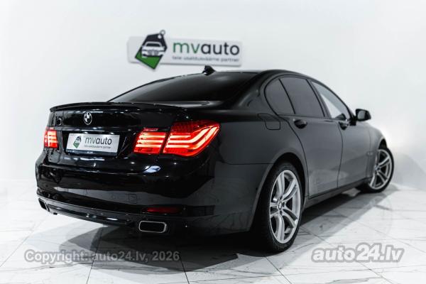 Melns BMW 7 Series 2012 Tallina, ar dzinēja tilpumu 3.00 L un nobraukumu 239 tūkst. km par 11990 €, foto 8 vietnē AUTOMOTO.COM.LV