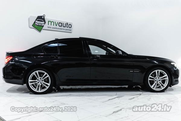 Melns BMW 7 Series 2012 Tallina, ar dzinēja tilpumu 3.00 L un nobraukumu 239 tūkst. km par 11990 €, foto 9 vietnē AUTOMOTO.COM.LV