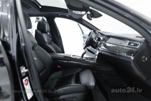 Black BMW 7 Series 2012 in Tallinn, with an engine capacity of 3.00 L and mileage of 239 thousand km for 11990 €, photo 17 on AUTOMOTO.COM.LV