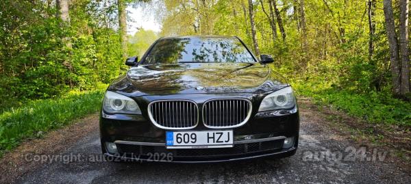 Black BMW 7 Series 2012 in Rapla, with an engine capacity of 3.00 L and mileage of 390 thousand km for 9300 €, photo 1 on AUTOMOTO.COM.LV