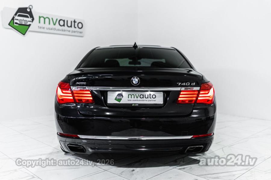 Melns BMW 7 Series 2012 Tallina, ar dzinēja tilpumu 3.00 L un nobraukumu 289 tūkst. km par 15990 €, foto 8 vietnē AUTOMOTO.COM.LV