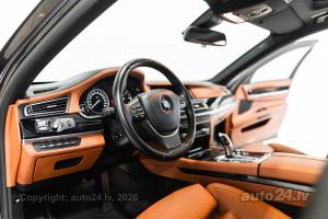Melns BMW 7 Series 2012 Tallina, ar dzinēja tilpumu 3.00 L un nobraukumu 289 tūkst. km par 15990 €, foto 12 vietnē AUTOMOTO.COM.LV