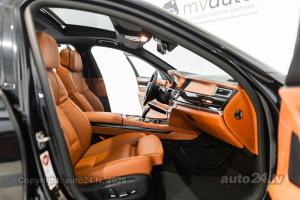 Melns BMW 7 Series 2012 Tallina, ar dzinēja tilpumu 3.00 L un nobraukumu 289 tūkst. km par 15990 €, foto 16 vietnē AUTOMOTO.COM.LV