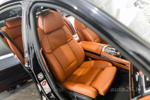 Melns BMW 7 Series 2012 Tallina, ar dzinēja tilpumu 3.00 L un nobraukumu 289 tūkst. km par 15990 €, foto 17 vietnē AUTOMOTO.COM.LV