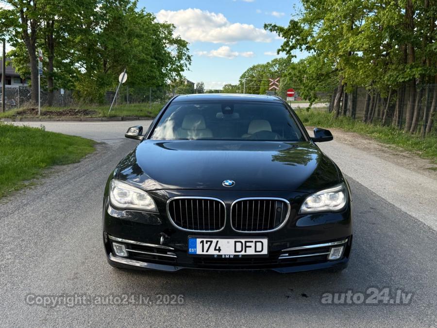 Melns BMW 7 Series 2012 Tartu, ar dzinēja tilpumu 3.00 L un nobraukumu 300 tūkst. km par 7900 €, foto 3 vietnē AUTOMOTO.COM.LV