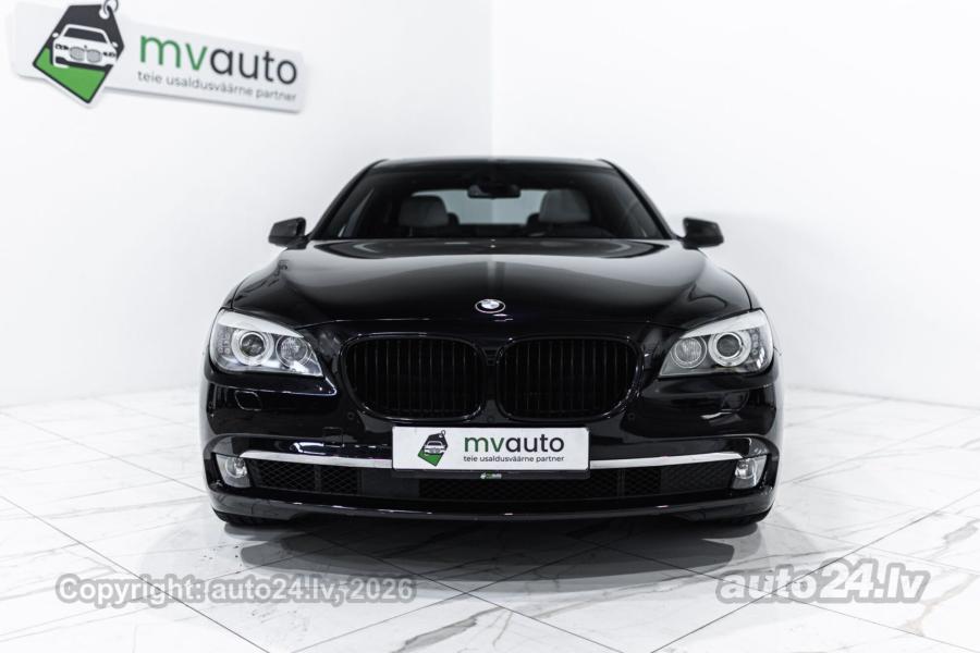 Black BMW 7 Series 2012 in Tallinn, with an engine capacity of 3.00 L and mileage of 240 thousand km for 12990 €, photo 5 on AUTOMOTO.COM.LV