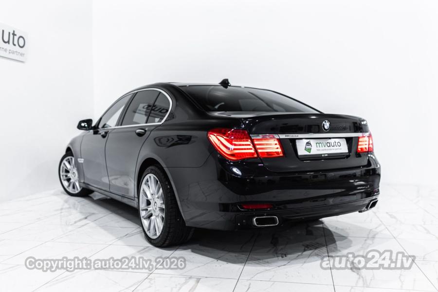 Black BMW 7 Series 2012 in Tallinn, with an engine capacity of 3.00 L and mileage of 240 thousand km for 12990 €, photo 7 on AUTOMOTO.COM.LV