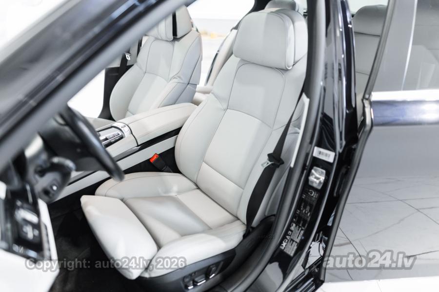 Black BMW 7 Series 2012 in Tallinn, with an engine capacity of 3.00 L and mileage of 240 thousand km for 12990 €, photo 14 on AUTOMOTO.COM.LV