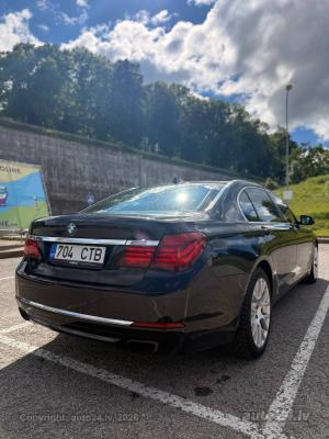 Melns BMW 7 Series 2012 Tallina, ar dzinēja tilpumu 3.00 L un nobraukumu 249 tūkst. km par 13000 €, foto 3 vietnē AUTOMOTO.COM.LV