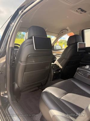Melns BMW 7 Series 2012 Tallina, ar dzinēja tilpumu 3.00 L un nobraukumu 249 tūkst. km par 13000 €, foto 9 vietnē AUTOMOTO.COM.LV