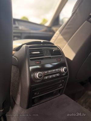 Melns BMW 7 Series 2012 Tallina, ar dzinēja tilpumu 3.00 L un nobraukumu 249 tūkst. km par 13000 €, foto 12 vietnē AUTOMOTO.COM.LV