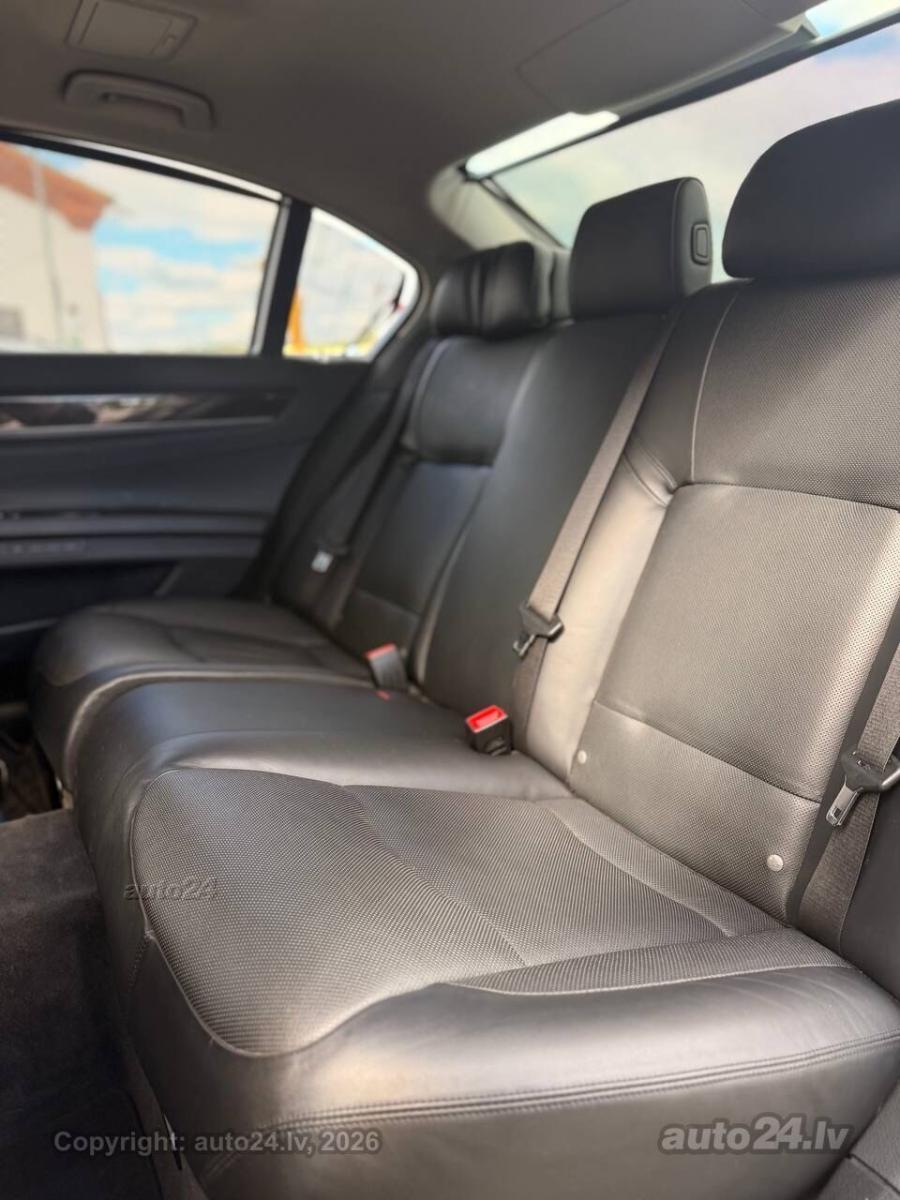 Melns BMW 7 Series 2012 Tallina, ar dzinēja tilpumu 3.00 L un nobraukumu 249 tūkst. km par 13000 €, foto 13 vietnē AUTOMOTO.COM.LV