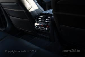 Black BMW 7 Series 2012 in Tallinn, with an engine capacity of 3.00 L and mileage of 263 thousand km for 16999 €, photo 18 on AUTOMOTO.COM.LV