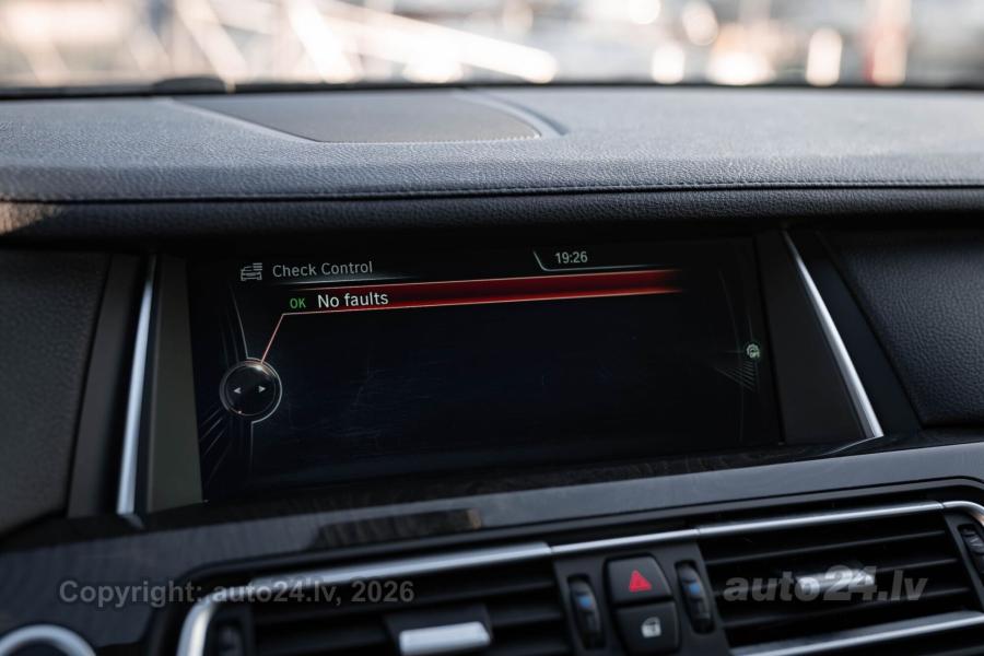 Black BMW 7 Series 2012 in Tallinn, with an engine capacity of 3.00 L and mileage of 263 thousand km for 16999 €, photo 19 on AUTOMOTO.COM.LV
